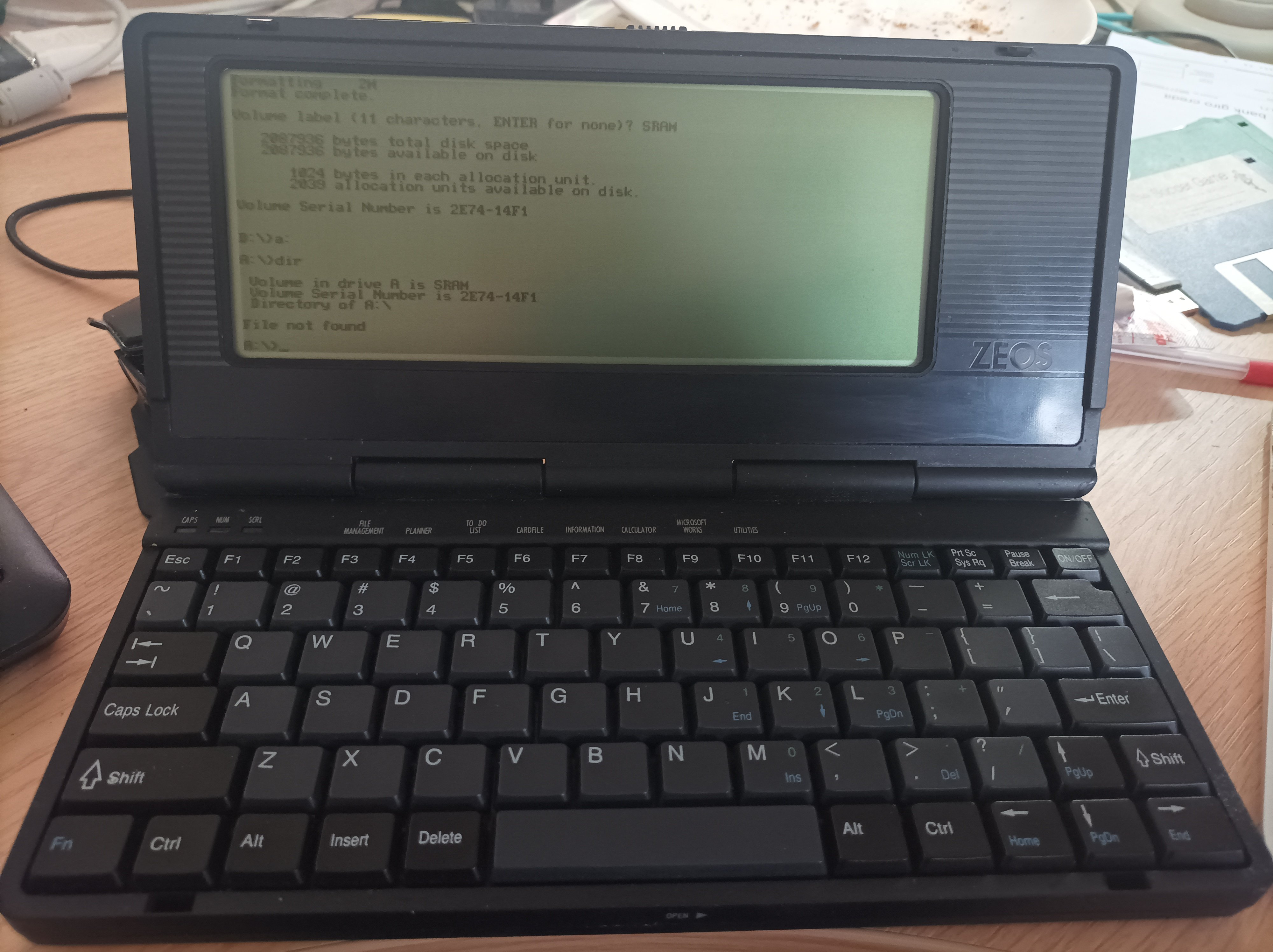 Zeos Pocket Computer - x86 - Desert Island Fruits
