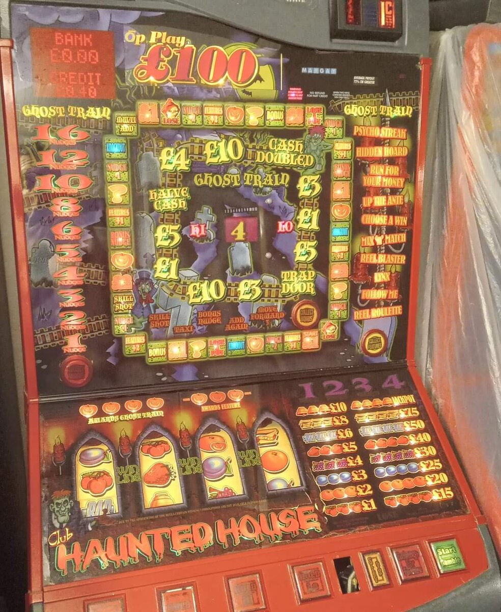 Club haunted house - Cabinets - Desert Island Fruits